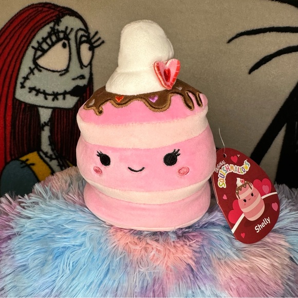 Squishmallows | Toys | Squishmallows 5 Shelly The Strawberry Pancake ...